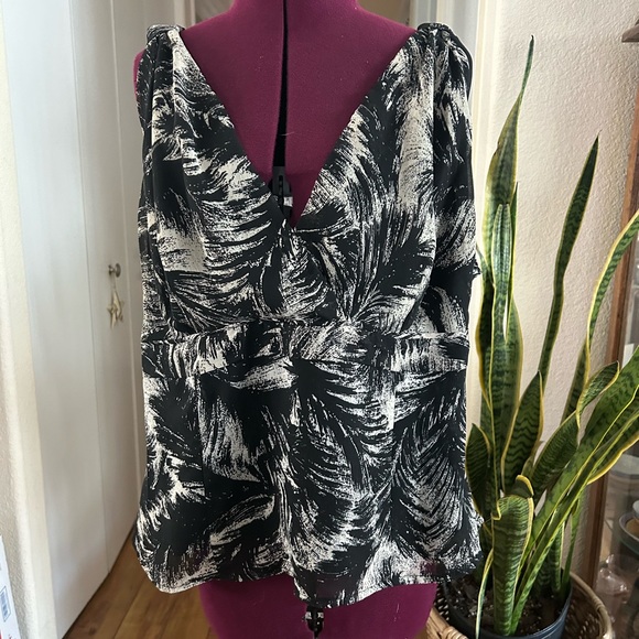 Jones Wear | Tops | Jones Wear Sleeveless Top | Poshmark
